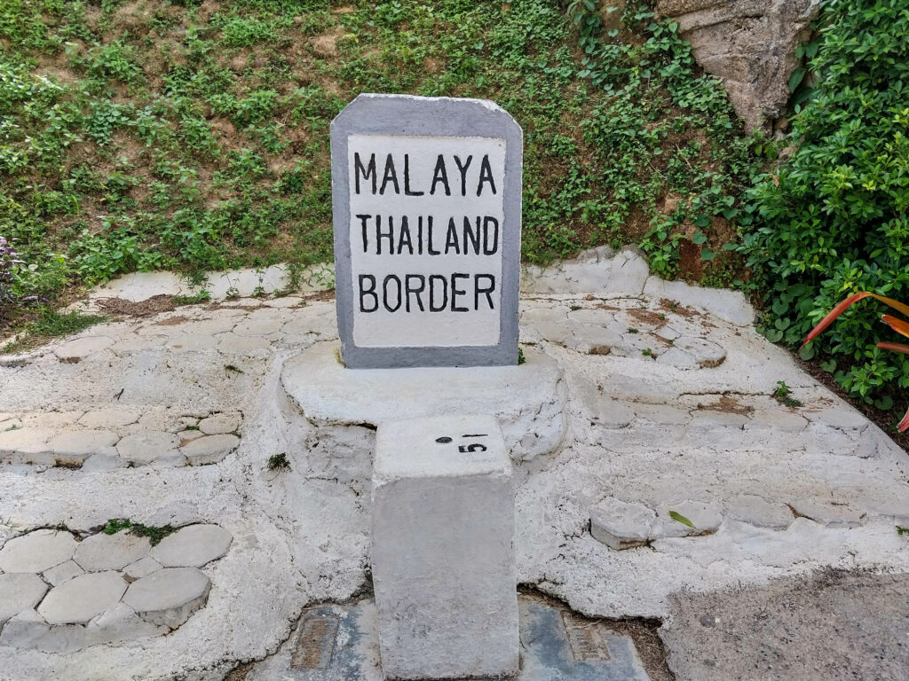 Getting from Sungai Petani, Malaysia to Betong, Thailand - The Island Drum
