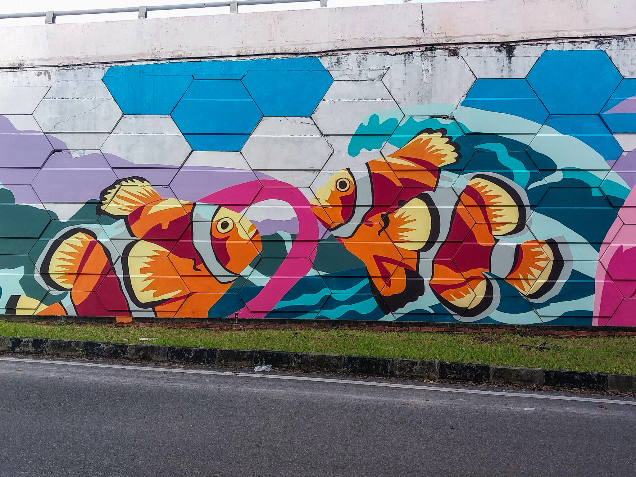 Kuala Sungai Melaka Bridge Murals: Langkawi Street Art - The Island Drum